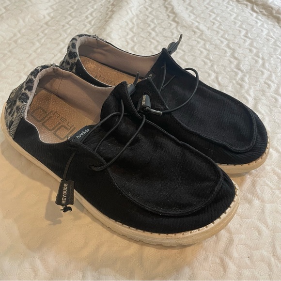 Hey Dude | Shoes | Hey Dude Wendy Fleece Leopard Black Womens Size 8 ...